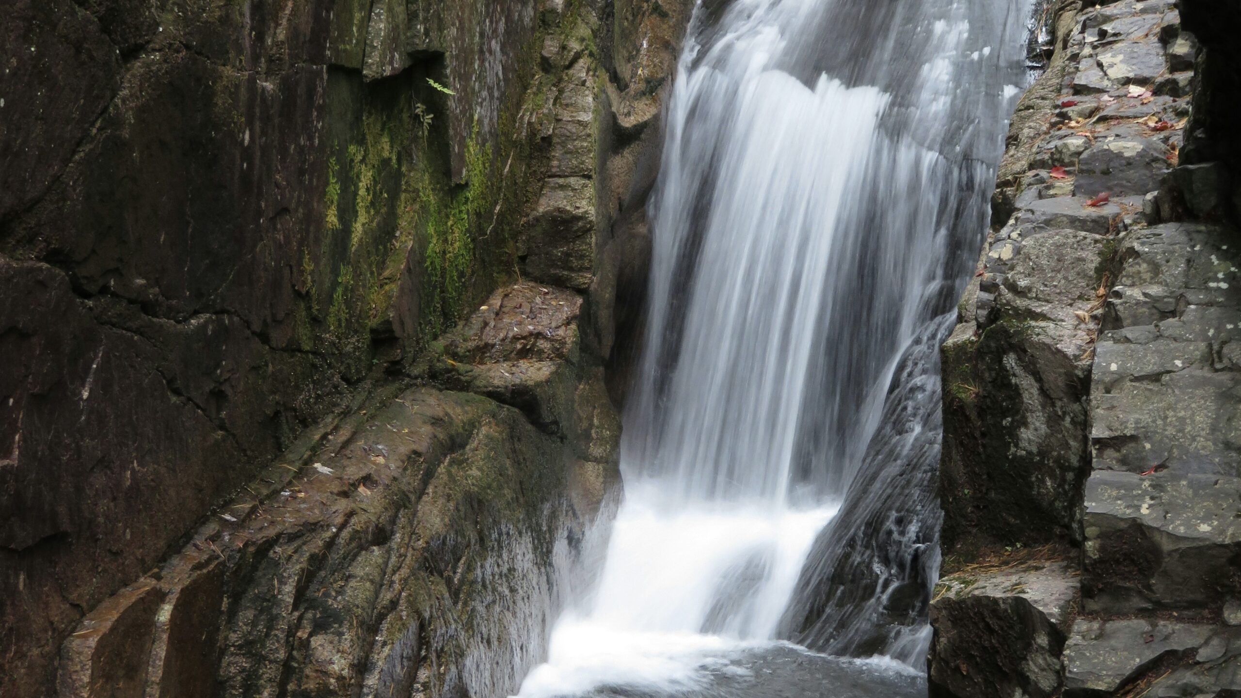 Top 10 Waterfalls in New Hampshire | RVshare